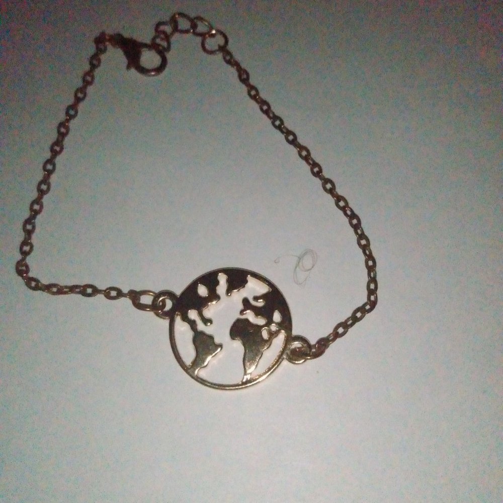 Women's Gold Tone Bracelet With World Map Charm In Ce… - Gem